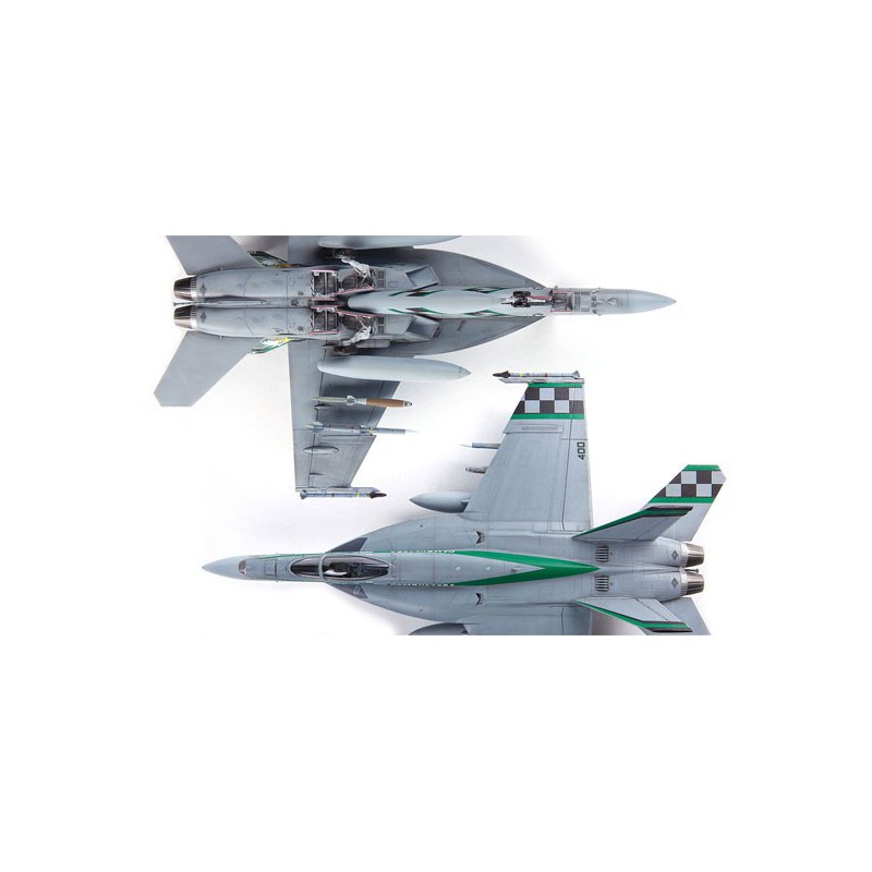 USN F/A-18E VFA-195 plastic plane model "Chippy Ho" 1/72 - Scientific-MHD