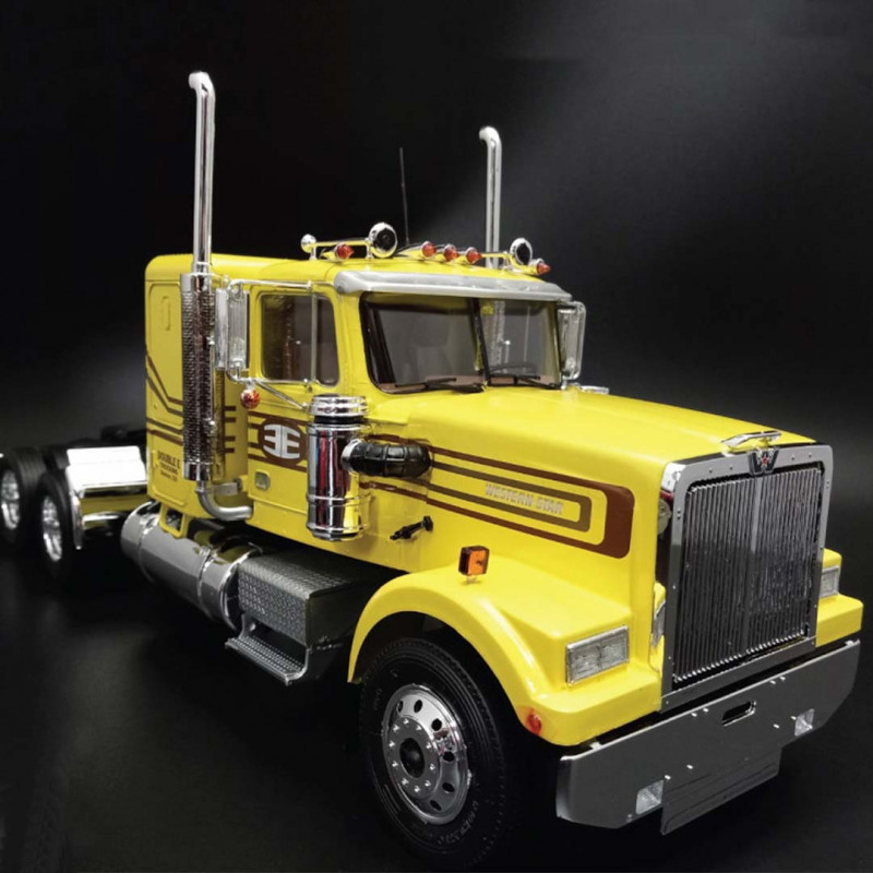 Plastic model trucks store